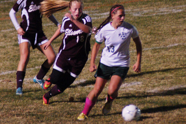 Girls soccer defeat Eagles | Soccer | mdislander.com