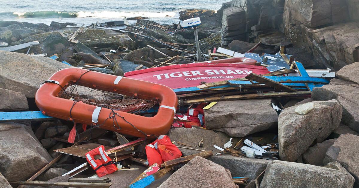 Cleanup continues in aftermath of wreck | News | mdislander.com