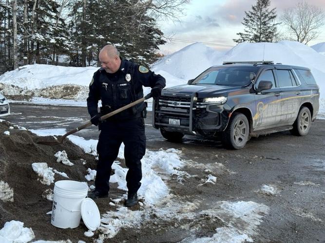 Southwest Harbor Police Department revives Sand for Seniors program ...
