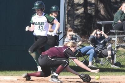 Softball falls to Hermon | Archives | mdislander.com
