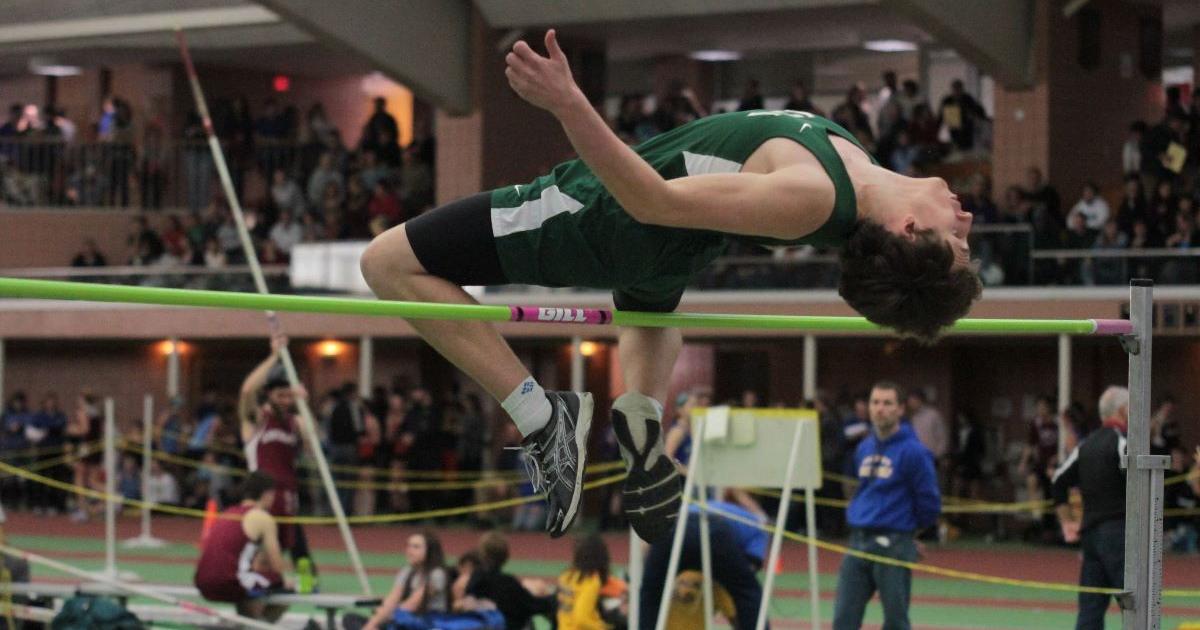 MDI track team mixes things up at relay meet | Sports | mdislander.com