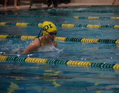 Regular season ends swimmingly for Trojans | Swimming | mdislander.com