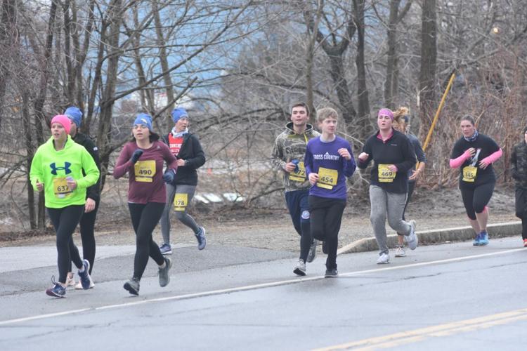 Island runners finish strong at Bridge the Gap | Running/Cycling | mdislander.com