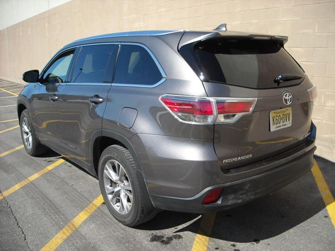On the Road Review: Toyota Highlander XLE | Nature | mdislander.com