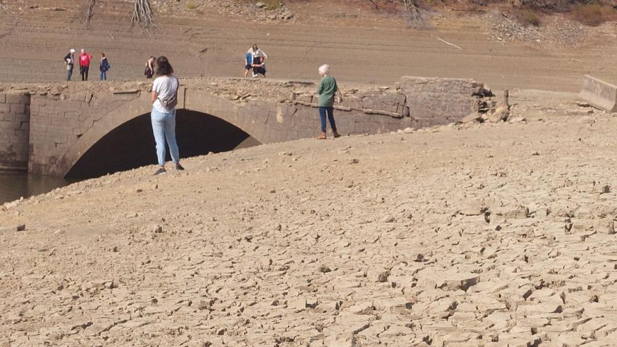 'Never seen it like this': Drought uncovers bridge to Somerset County's ...