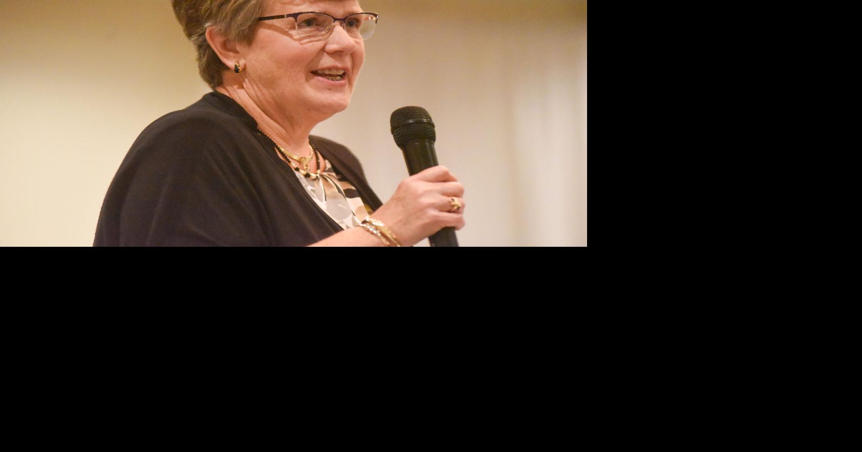 Chamber honors Van Tuil for lifetime of service | News ...