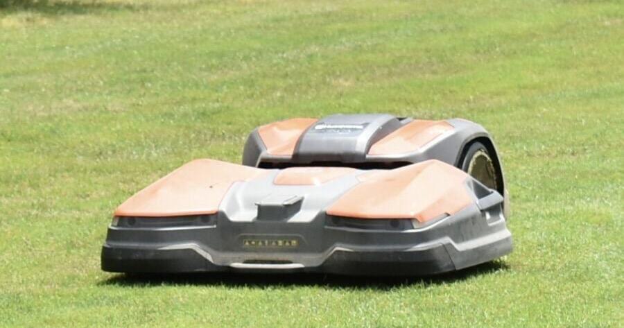 Robot grass cutters got game at Pine Hill Golf Club | Local Sports ...