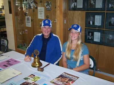 Cloverleaf High School Students welcome New Classmates | Communities ...