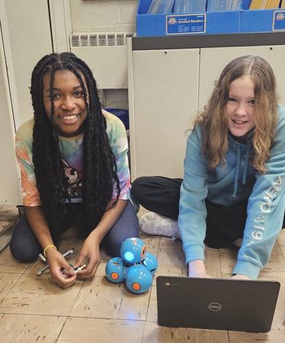 Andrea Yaniga: Applewood Elementary Coding Club's Computer Expert ...