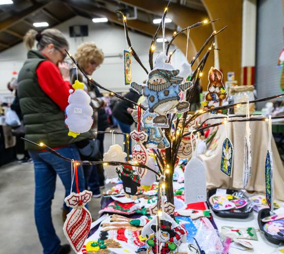 "Deer Hunting Widow" Craft Show | Gallery | mesabitribune.com
