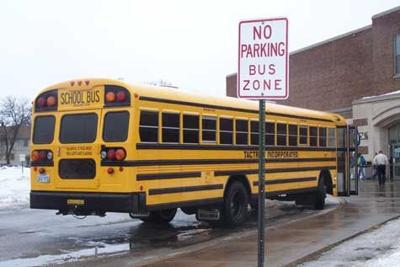 Parents swoop in, block buses | Local | mesabitribune.com
