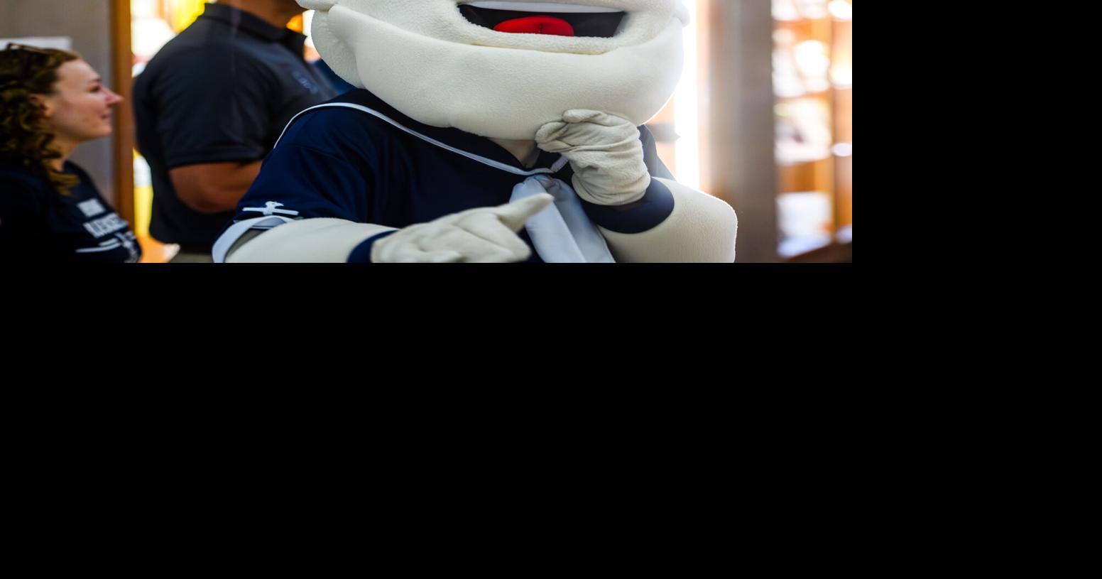 Hibbing High School Welcome Back | Gallery | mesabitribune.com