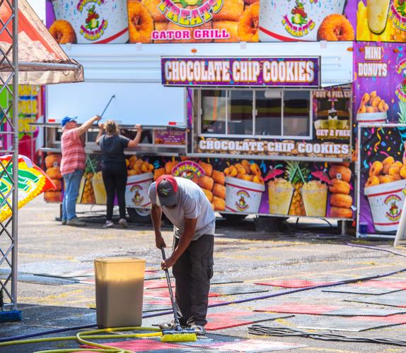 Setting Up the Fair | Gallery | mesabitribune.com