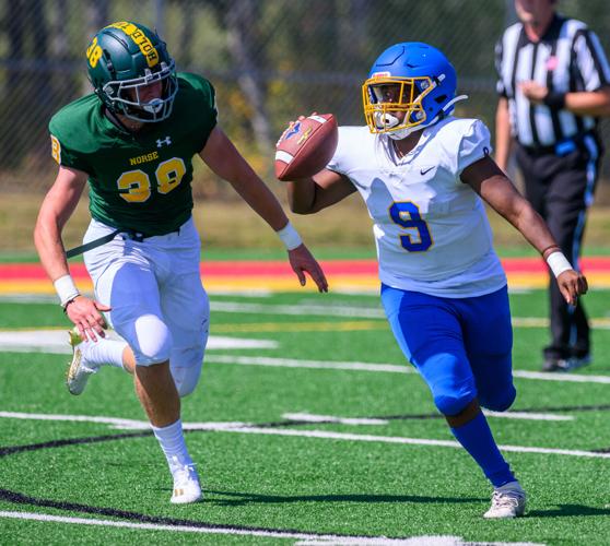 Mesabi Range-Vermilion Football | Gallery | mesabitribune.com