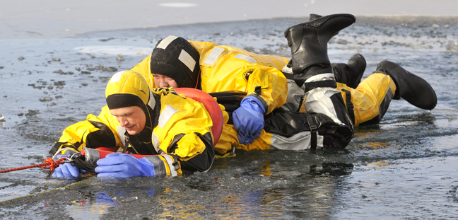 Cold Water Training | Gallery | mesabitribune.com