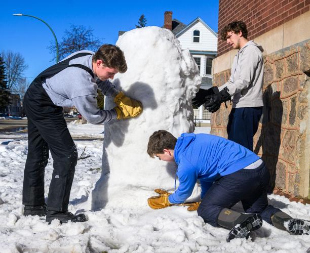 Building a Snowman | News | mesabitribune.com