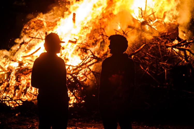 Holiday Bonfire | Gallery | mesabitribune.com