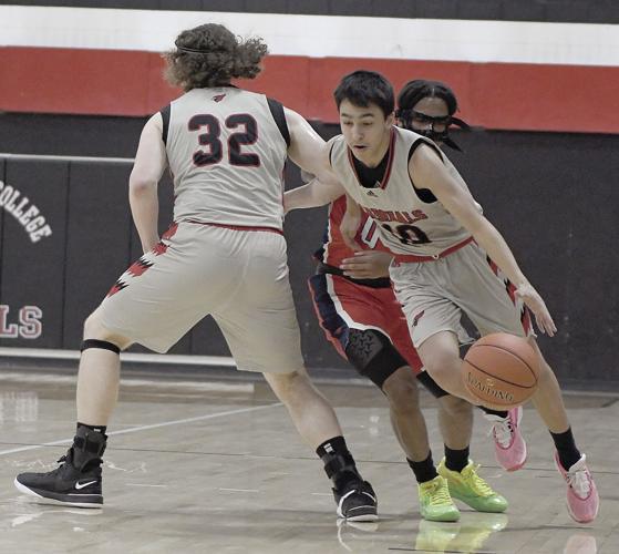 Raiders' pressure takes down Cardinals | Sports | mesabitribune.com