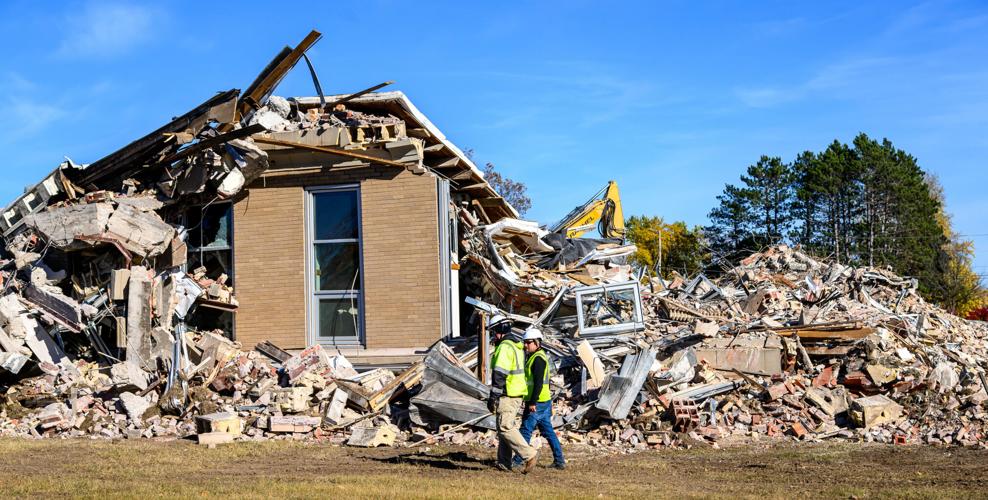 Last Window Standing | News | mesabitribune.com