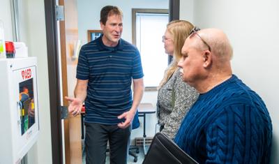 Senator Smith's office tours Project Care free clinic | Local ...