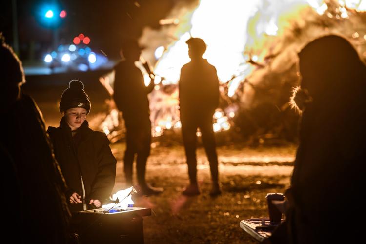 Holiday Bonfire | Gallery | mesabitribune.com
