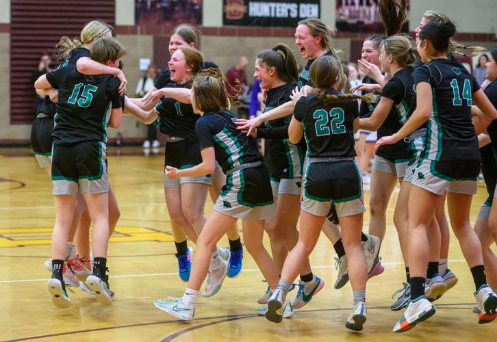 Rock Ridge downs Cloquet to win first ever section title, 58-41 ...