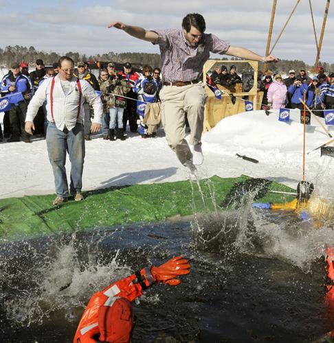 Arctic Splash | Gallery | mesabitribune.com