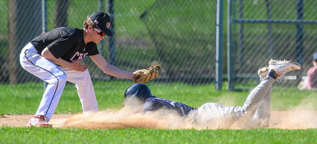 Swanson outduels Sundqhist in 2-1 Hibbing win | Sports | mesabitribune.com