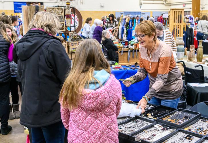 "Deer Hunting Widow" Craft Show | Gallery | mesabitribune.com
