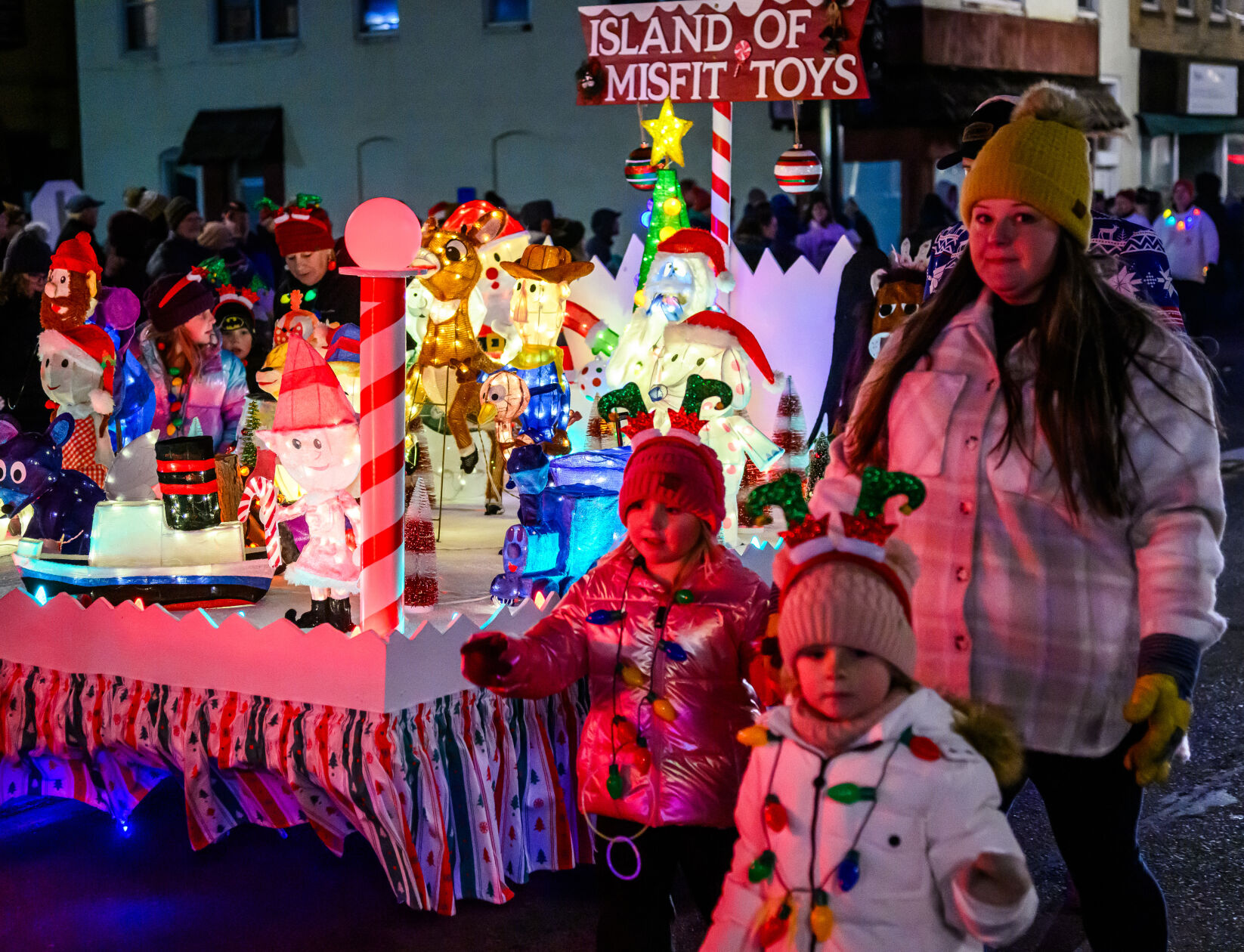 Twilight Holiday Parade | Gallery | mesabitribune.com