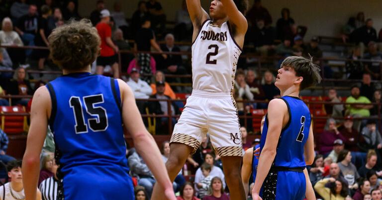 Cougars record win, suffers loss to end regular season | Mclean County ...