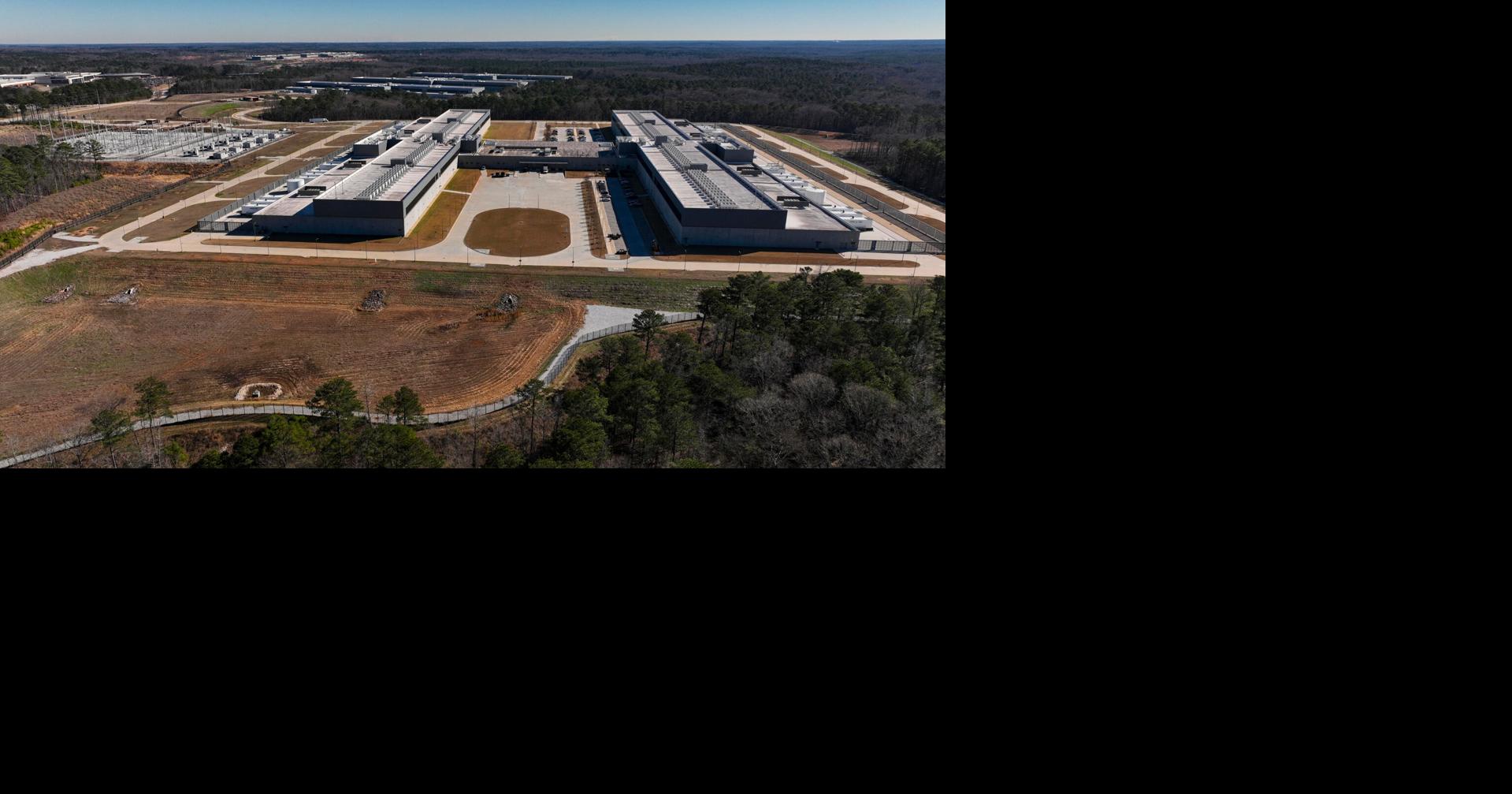 How the White House and governors want to fix AI-driven power shortages ...