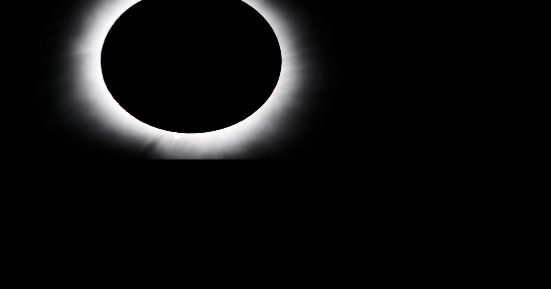 'Truly spectacular' experience: Solar eclipse draws thousands to region ...