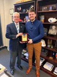 Meredith receives plaque for signing U.S. term limits pledge | News ...