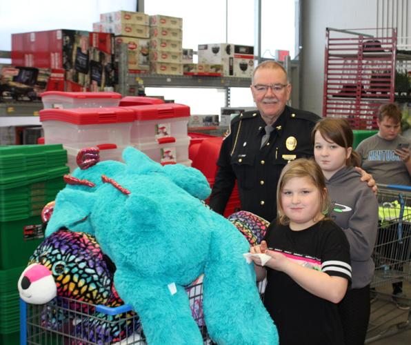 Police bring cheer to those in need | Grayson County | messenger ...