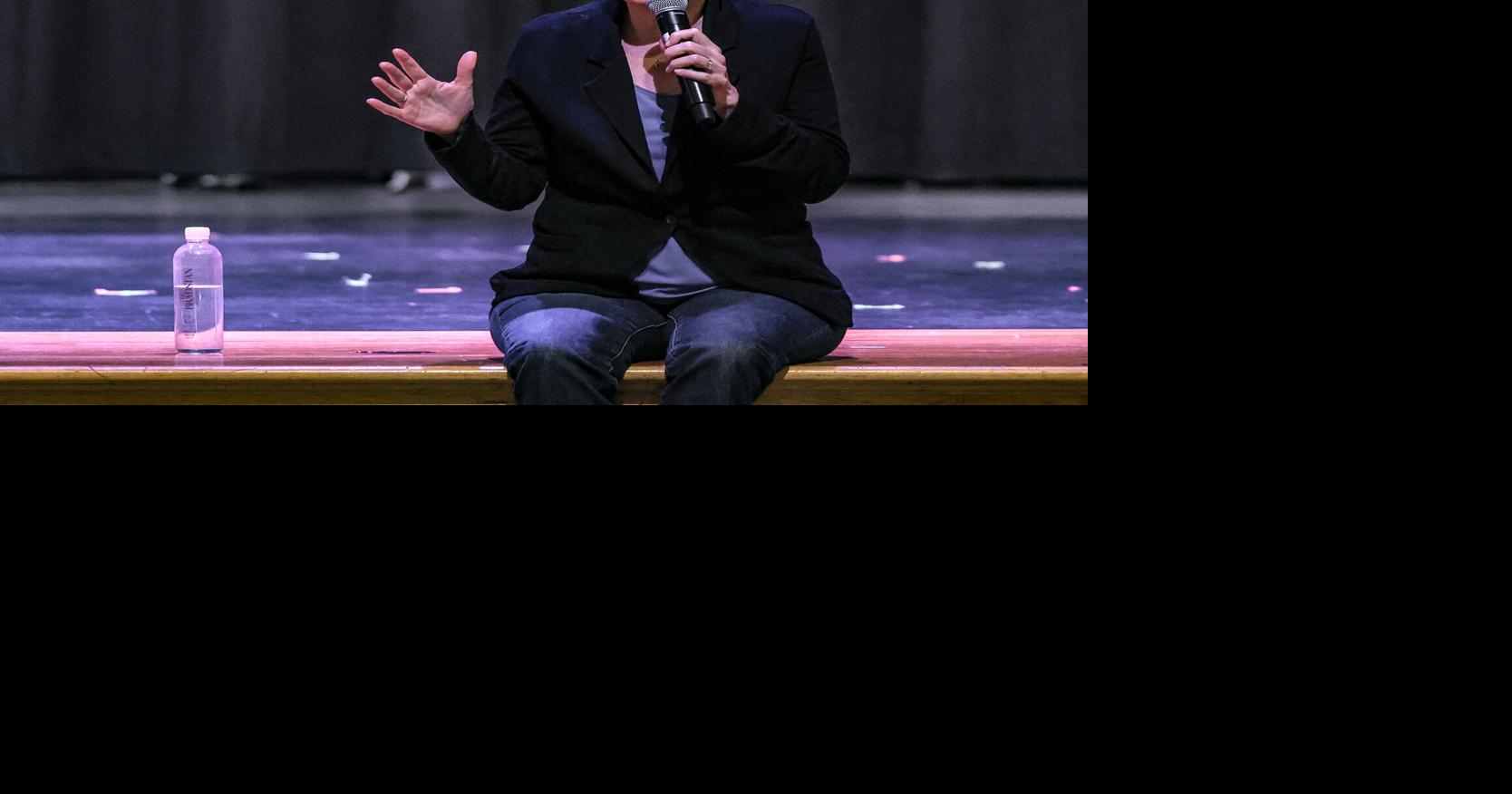 Broadway singer tells AHS students to be themselves | Local News ...
