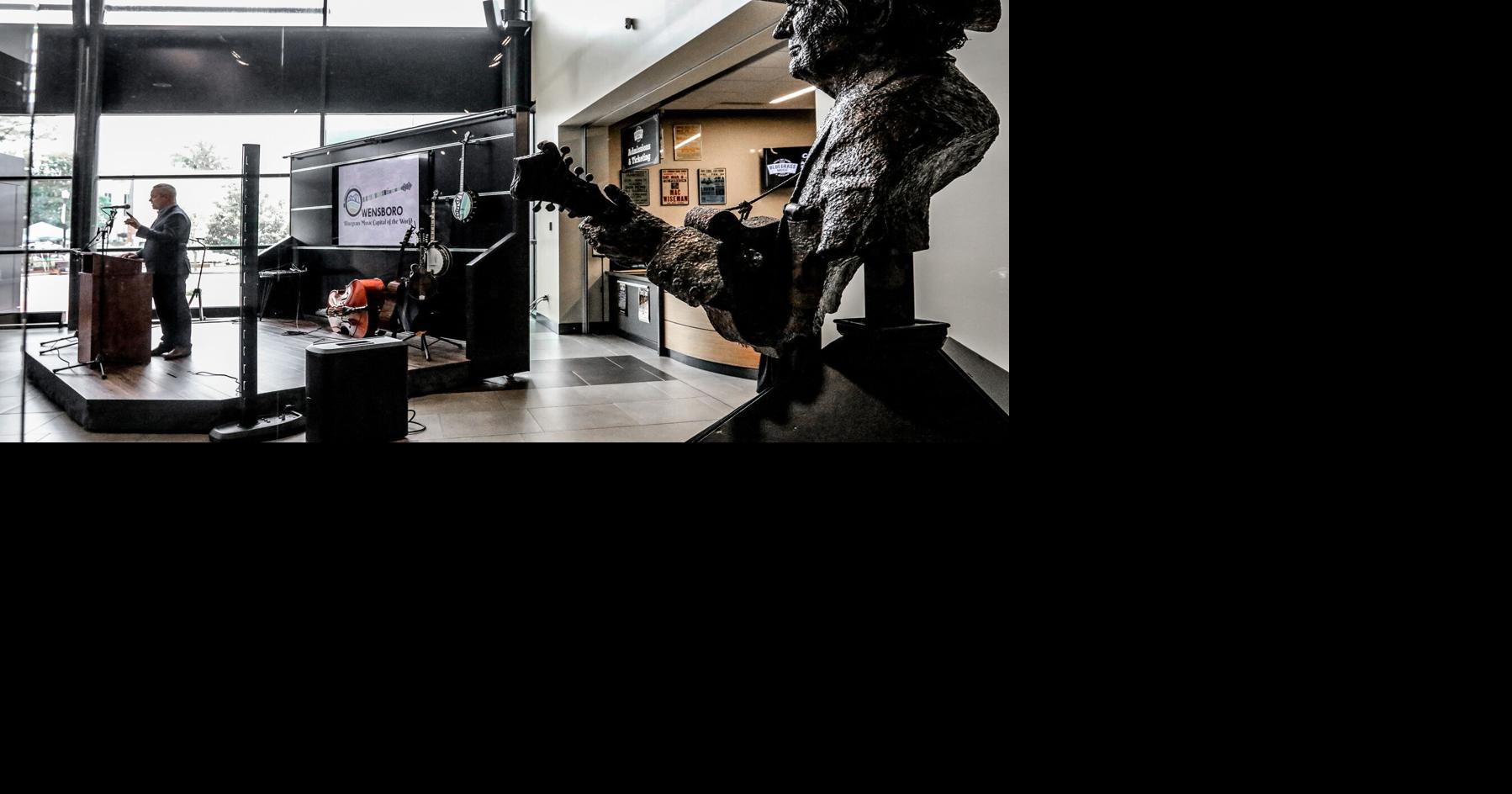 Hall of Fame welcomes bronze Monroe sculpture | News | messenger ...