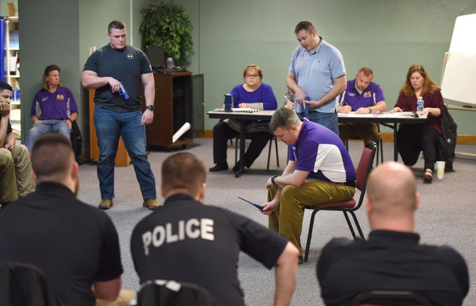 Crisis intervention training uses role-playing to build skills | News ...