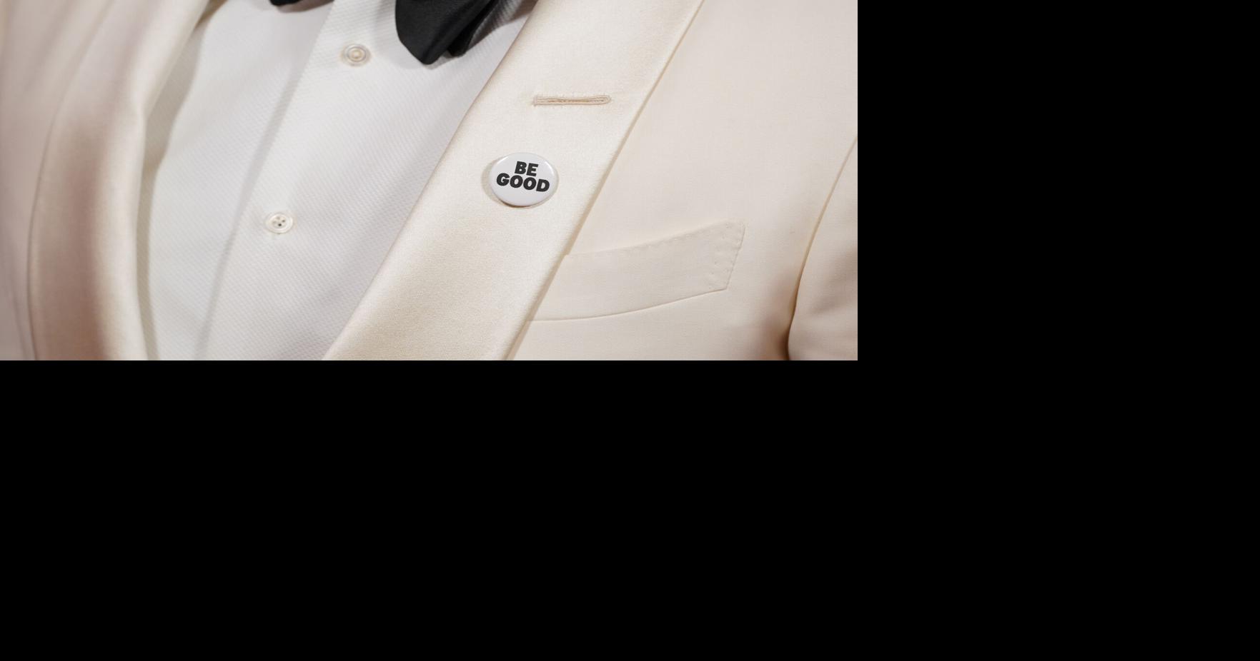 Celebrities wear pins protesting ICE on the Golden Globes red carpet ...