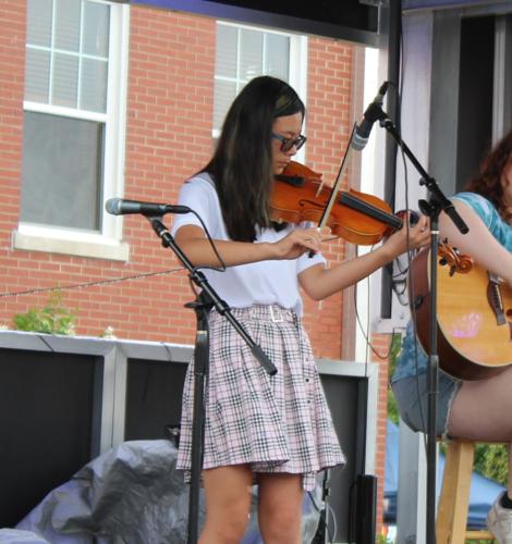 Nine states represented at Fiddler Championship | Grayson County ...