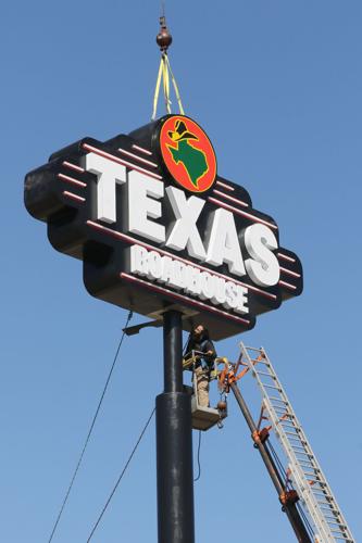 New Texas Roadhouse Sign | Local News | messenger-inquirer.com