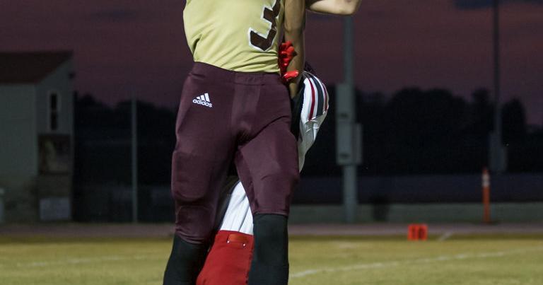 Cougar football team remains undefeated | Mclean County | messenger ...