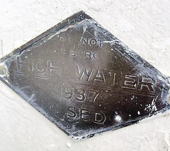 Flood of ’37 high water marker is located on Scott Street | News ...