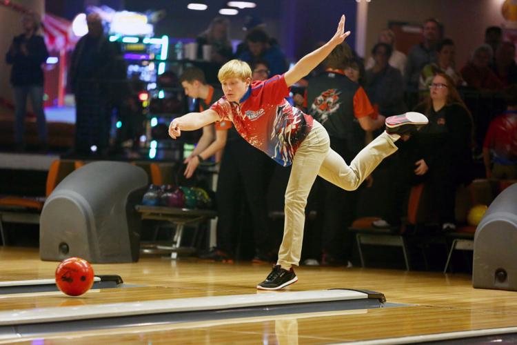 Varsity experience leads Patriots bowling | Sports | metropolisplanet.com
