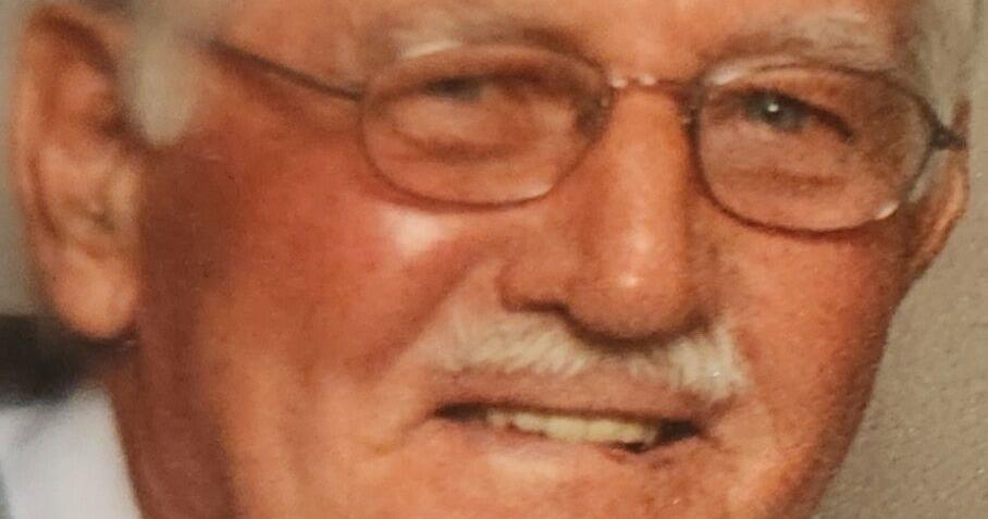 Louis 'Gene' Tapley | Obituaries | metropolisplanet.com