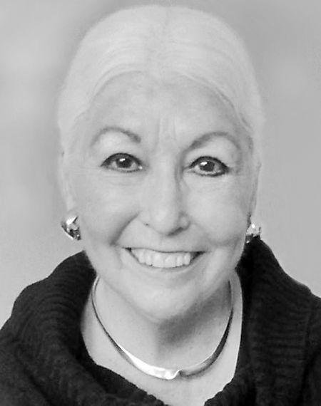 Susan Cummins | Obituaries | metropolisplanet.com