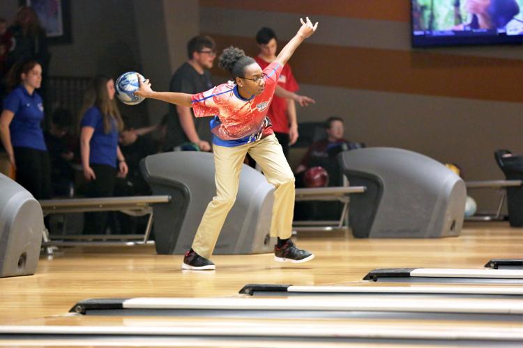 Herrin takes bowling regional; Massac's Ginger, Rottmann advance ...