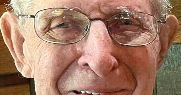 Lois Reginald Holt | Obituaries | metropolisplanet.com