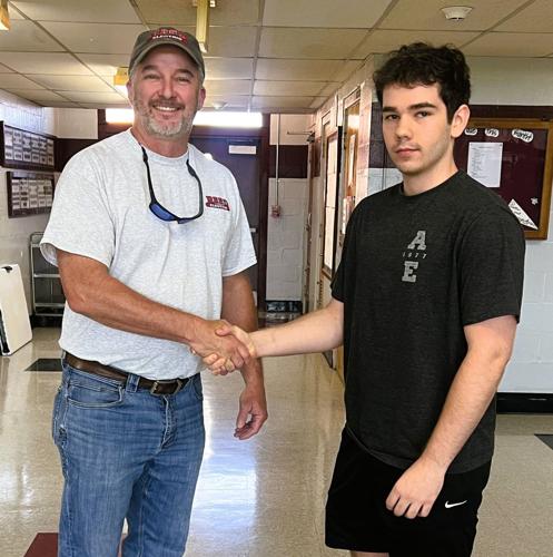 Reed Electric awards scholarship | News | metropolisplanet.com