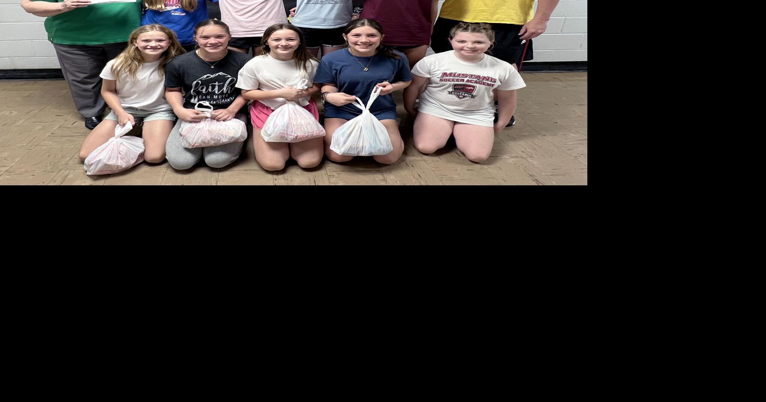 Franklin basketball team assists Weekend Blessings | News ...